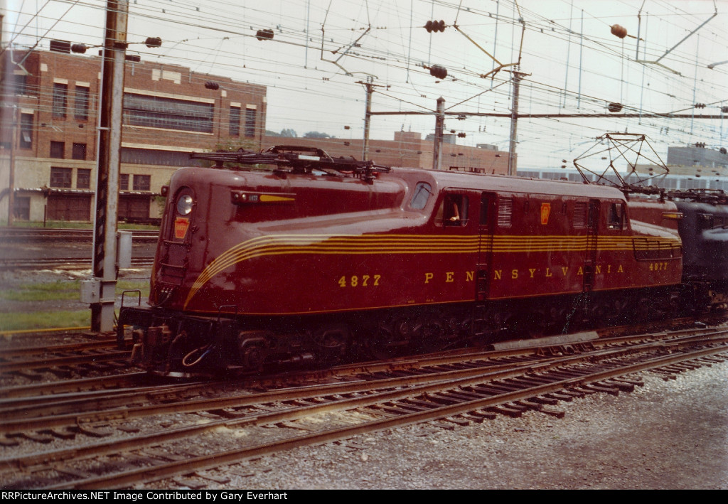 PRR GG1 4877 - Pennsylvania RR